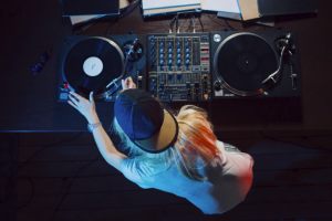 DJ Mixer vs Controller - What’s the Difference? 2025